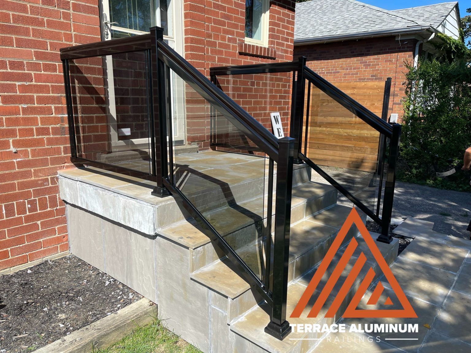 RESIDENTIAL ALUMINUM RAILINGS - Terrace Aluminum Railings
