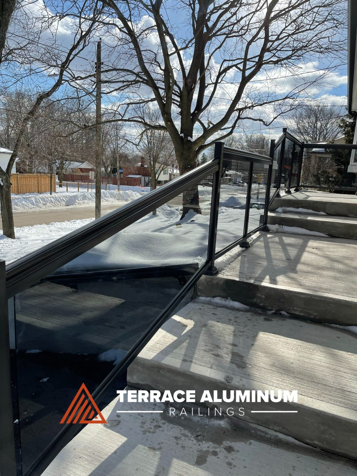 RESIDENTIAL ALUMINUM RAILINGS - Terrace Aluminum Railings