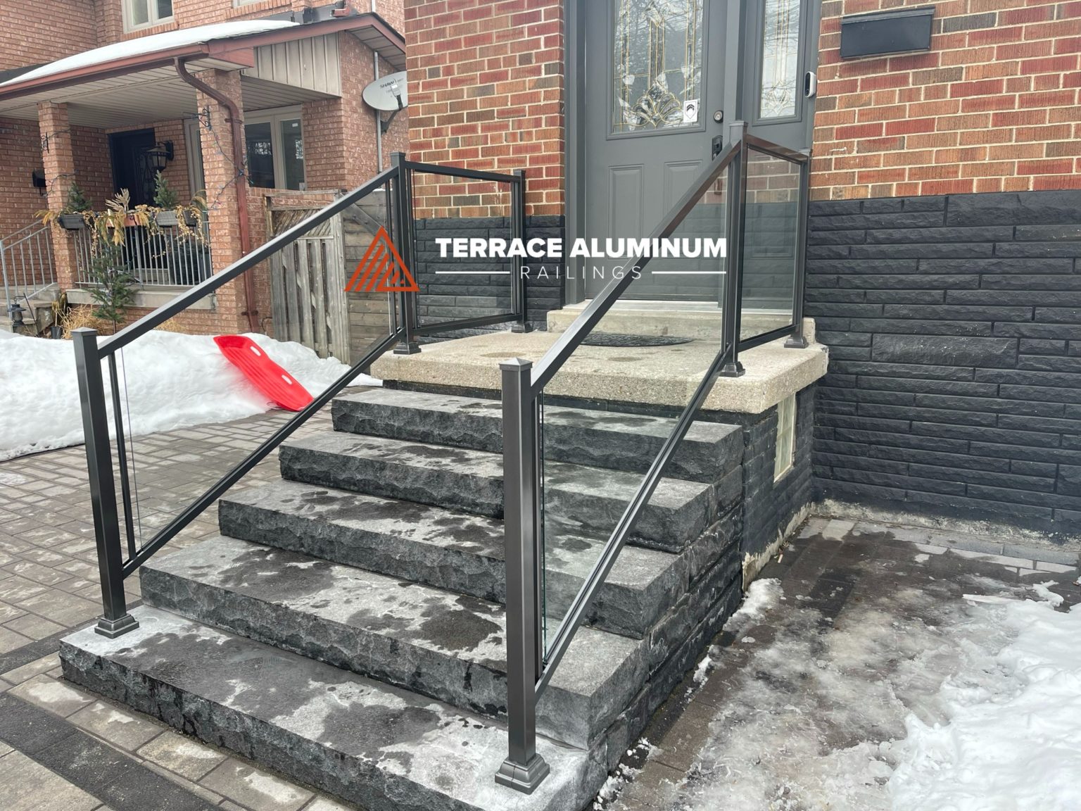 RESIDENTIAL ALUMINUM RAILINGS - Terrace Aluminum Railings