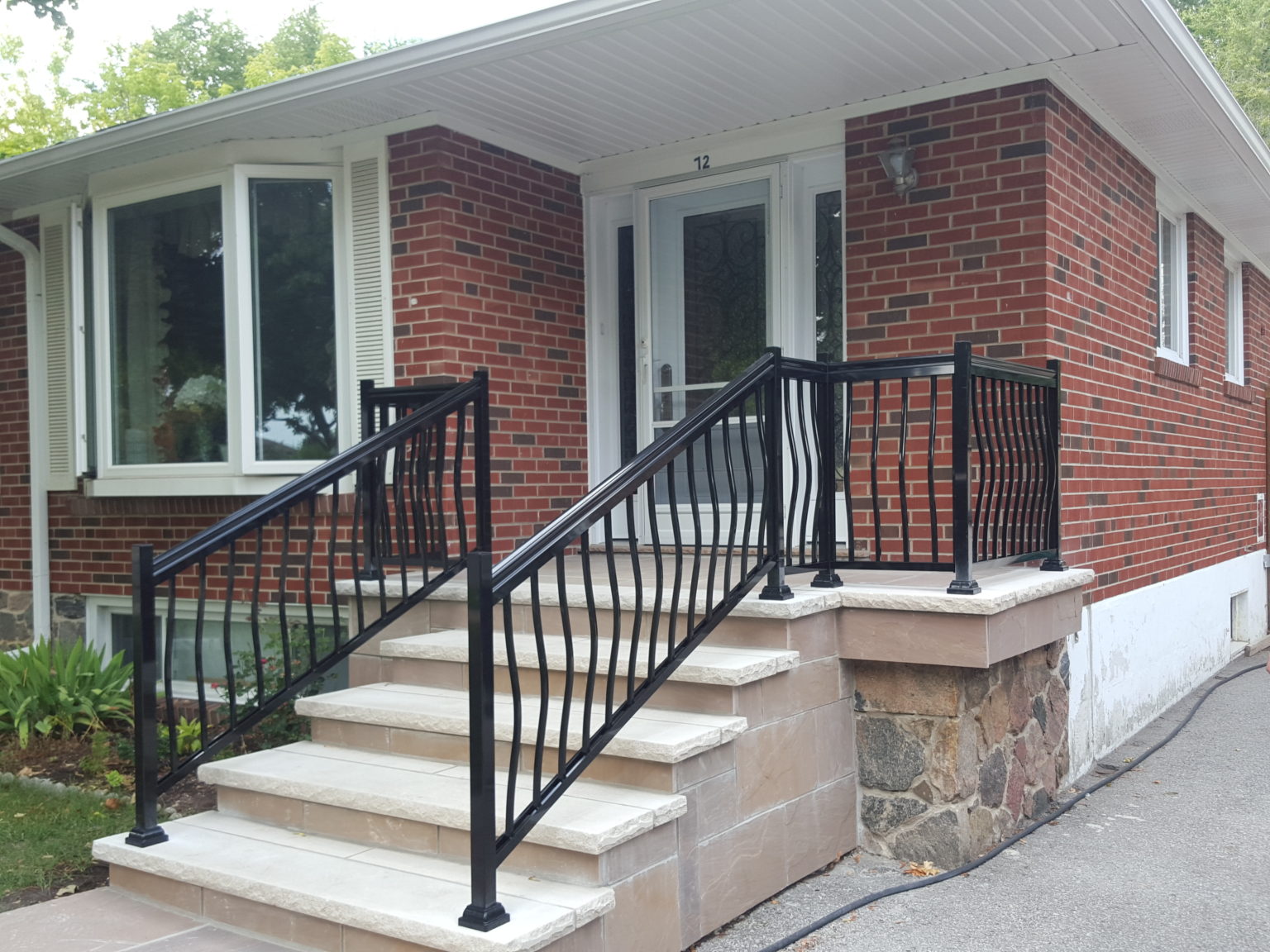 FRONT PORCH RAILING - Terrace Aluminum Railings