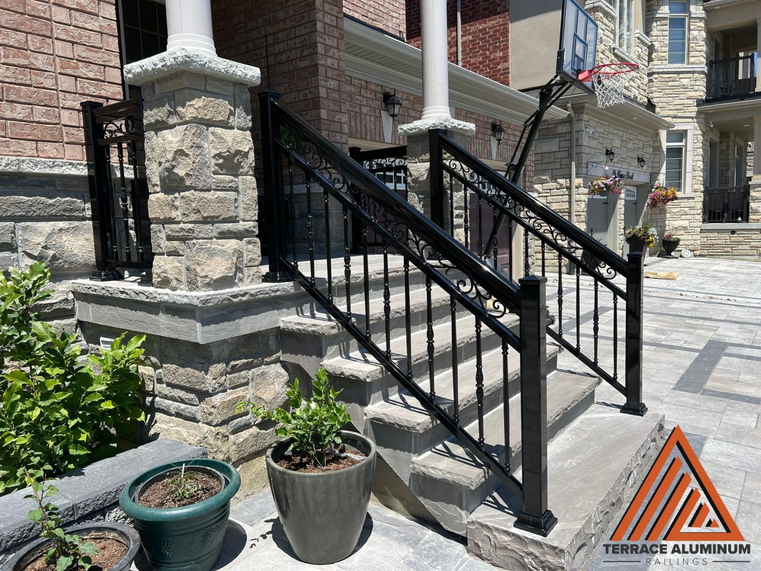 OUTDOOR ALUMINUM RAILINGS - Terrace Aluminum Railings