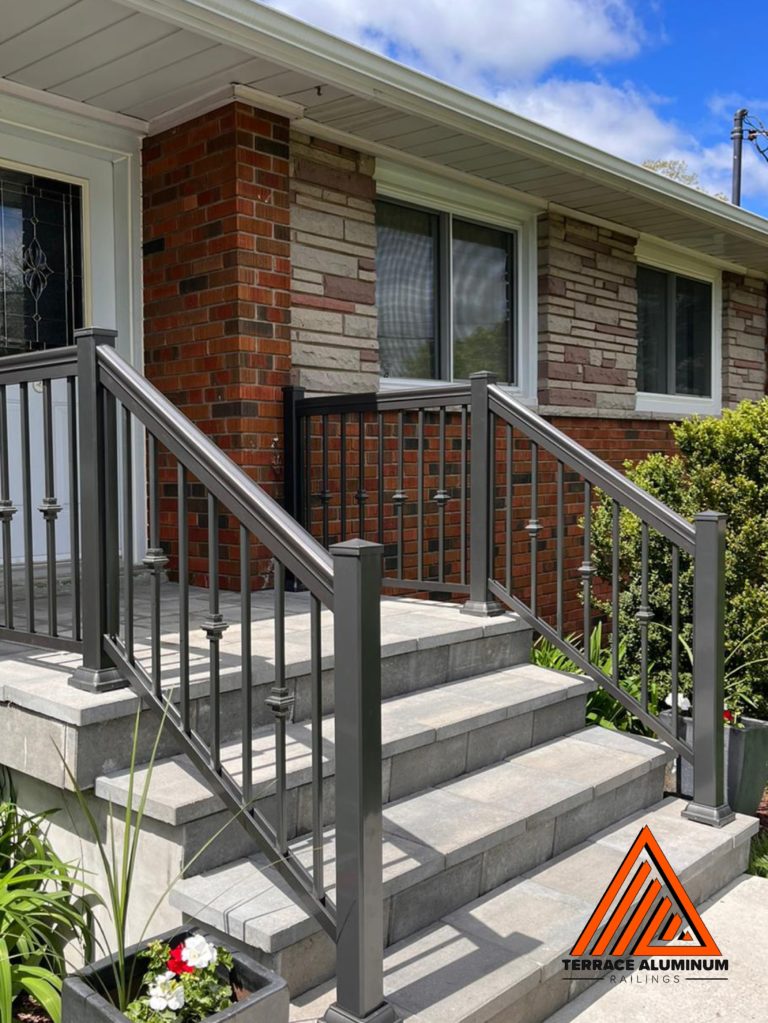 OUTDOOR ALUMINUM RAILINGS - Terrace Aluminum Railings
