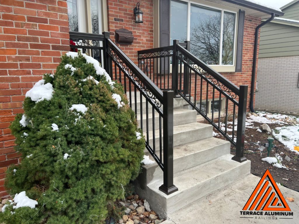 OUTDOOR ALUMINUM RAILINGS - Terrace Aluminum Railings